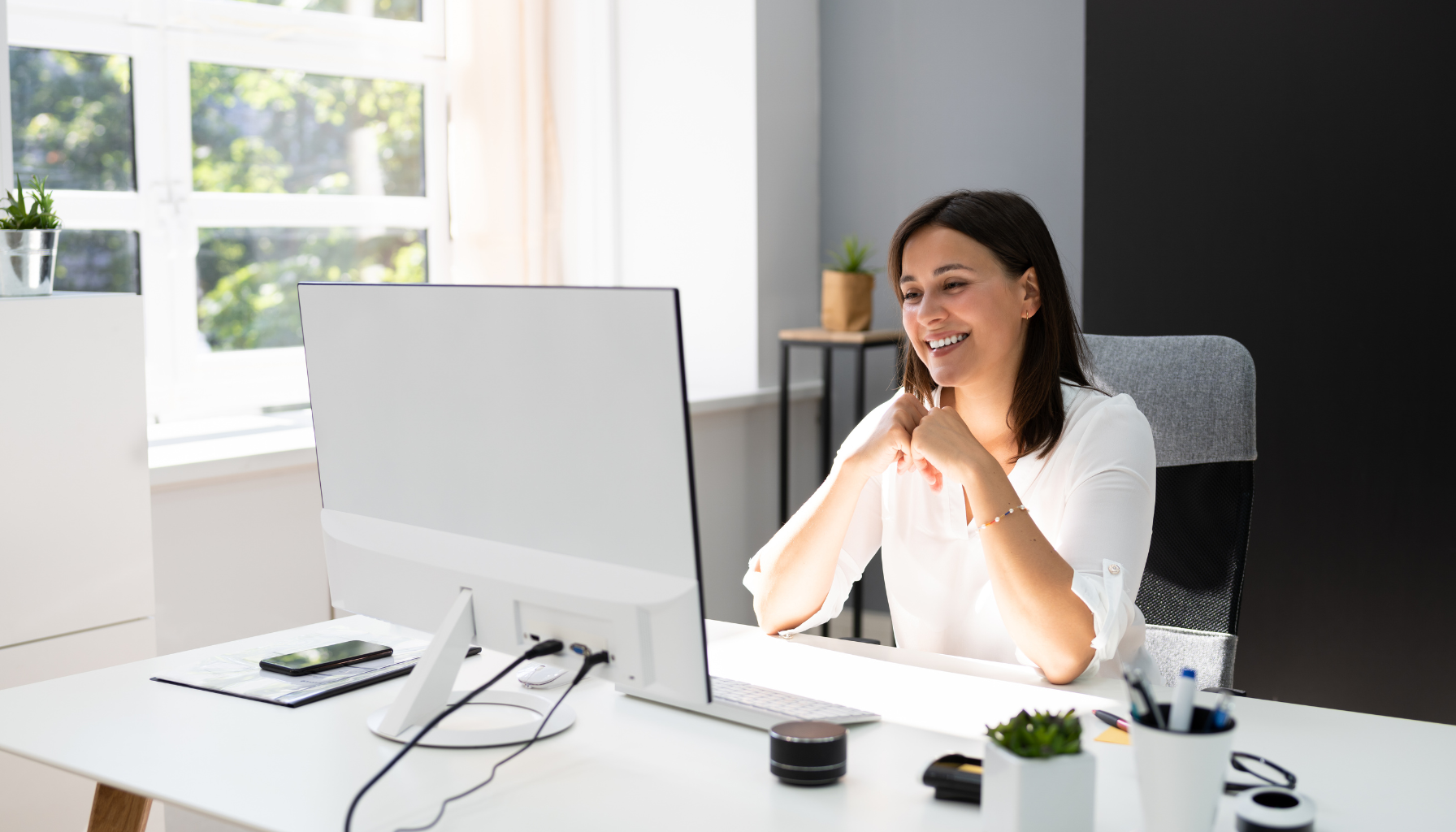 How To Use Webinars to Educate and Engage Investors